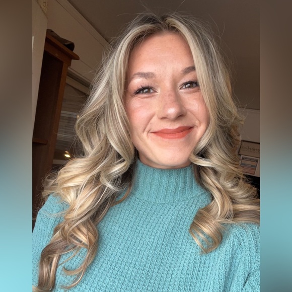 Kati's Closet (@kati_kindschuh) | Poshmark